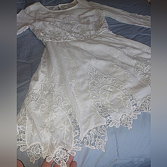 Gianni Bini | Dresses | Gianni Bini White Dress W Full Lining Beautiful ...